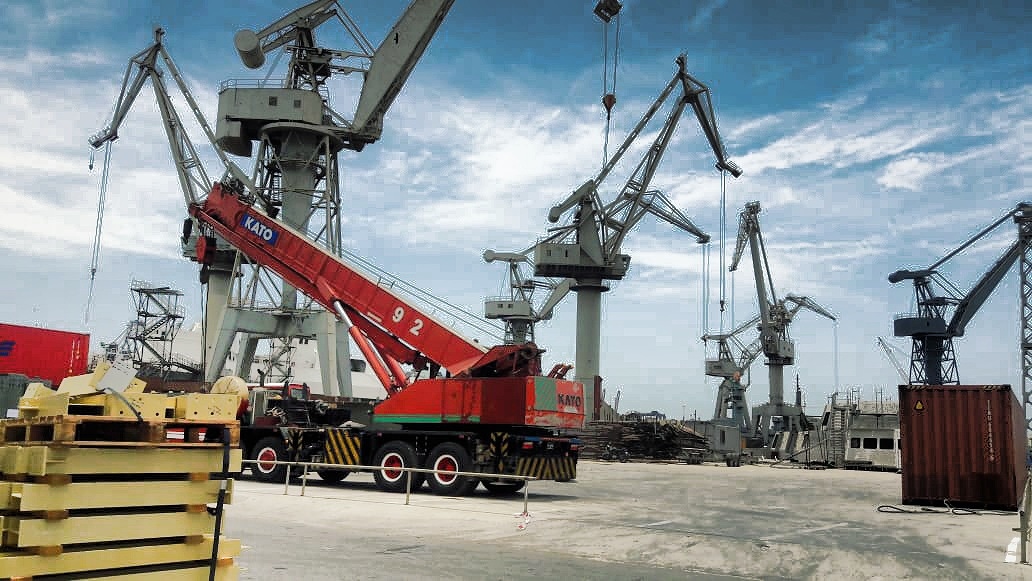 Crane cranes and cranes | Exchange Art | Exchange Art